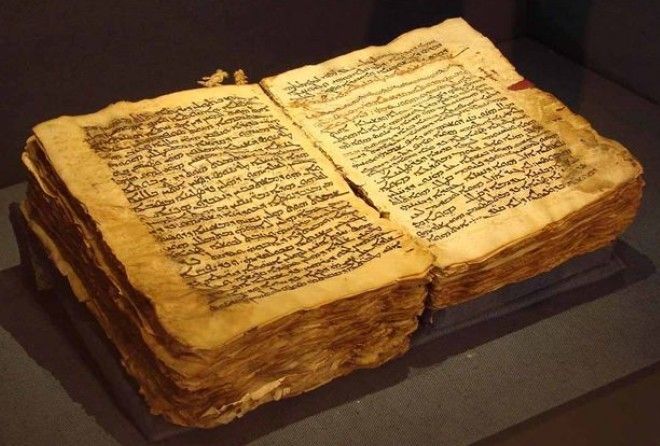 Самые первые книги в мире